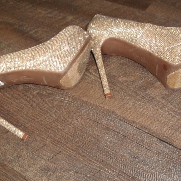 Jessica Simpson | Shoes | Jessica Simpson Parisah Shoes Platform Gold ...